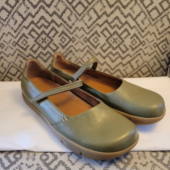 Kalso | Shoes | Kalso Earth Dash Mary Jane Negative Heel Leather Shoes ...